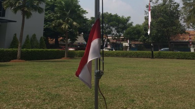 DIY – Kerekan Bendera Dikontrol via Twitter